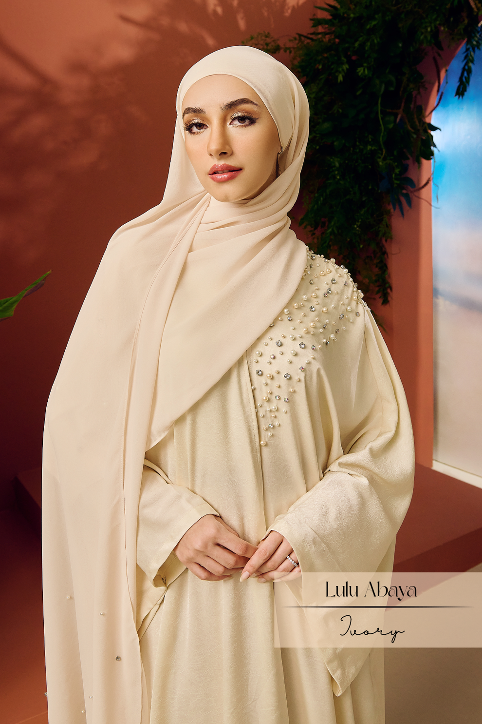 Lulu Abaya: Ivory – emray
